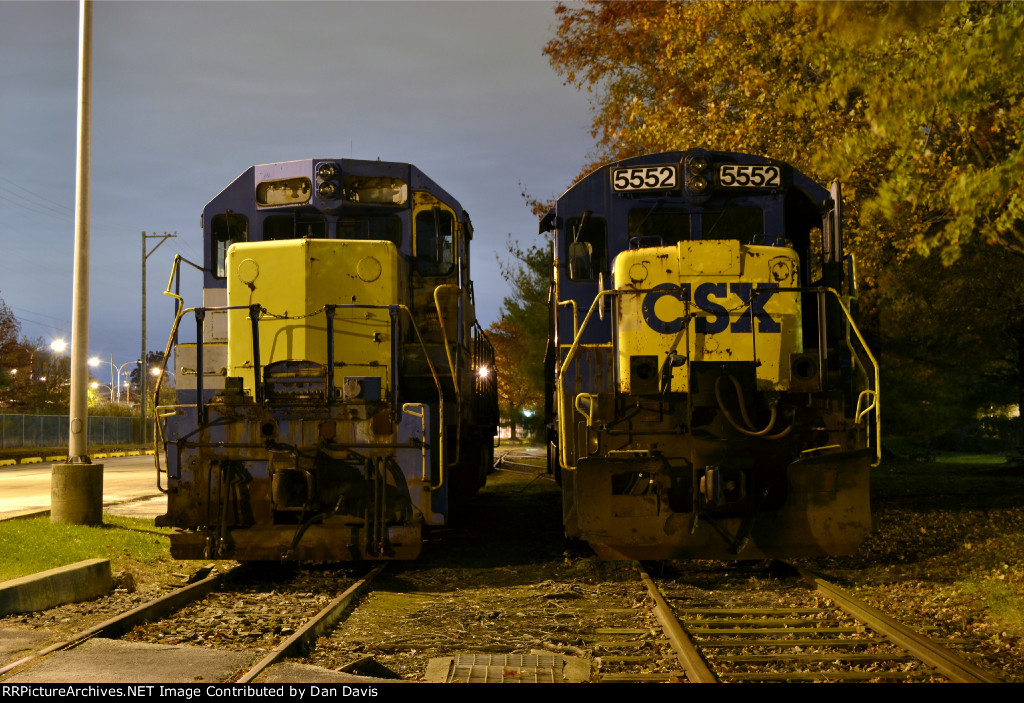 Old CSX units rust away